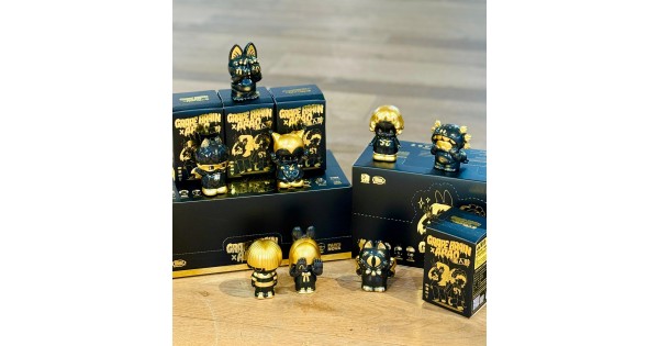 GRAPEBRIAN x ABAO Series Character Finger Toy Blindbox (BLACK & GOLD ...